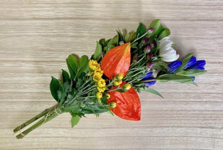 お盆のお花｜お仏壇にお供えするほおずきを使った仏花の作り方を紹介！｜月にサボテン